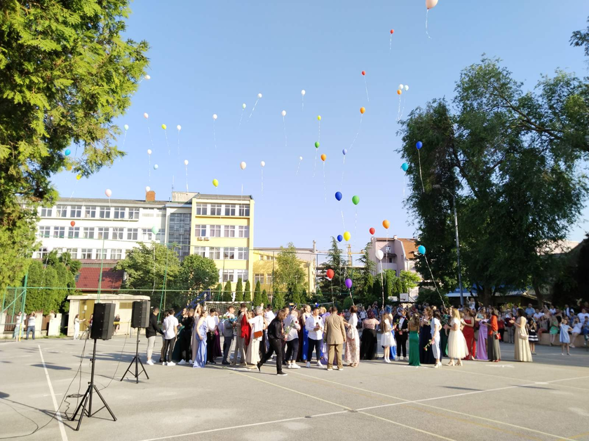 MATURANTI, ISPUNITE SNOVE!